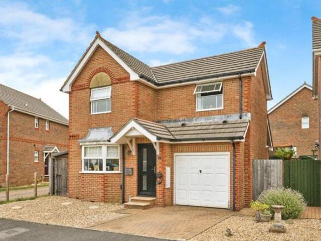 3 Bedroom House Ryde Isle Of Wight 98386980