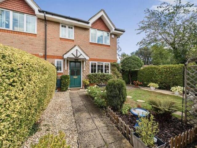 3 Bedroom House Wokingham Wokingham 100579065