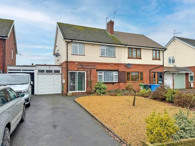 3 Bedroom House Wolverhampton Wolverhampton LS100786675
