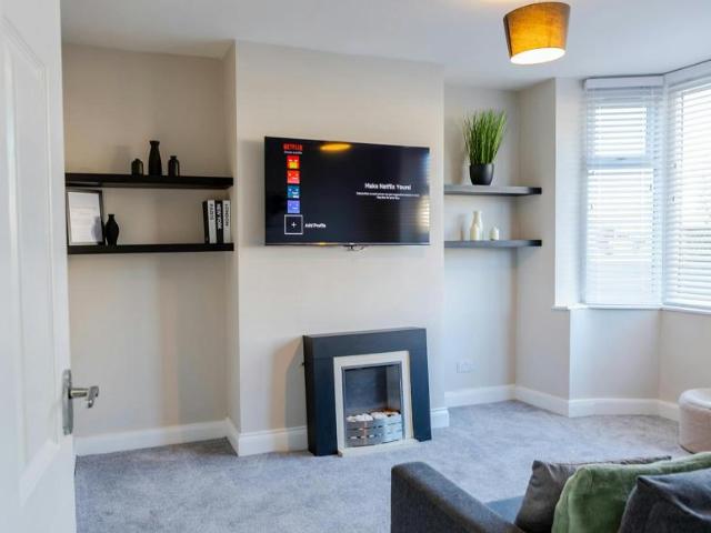 3 Bedroom House Wolverhampton Wolverhampton 99977426