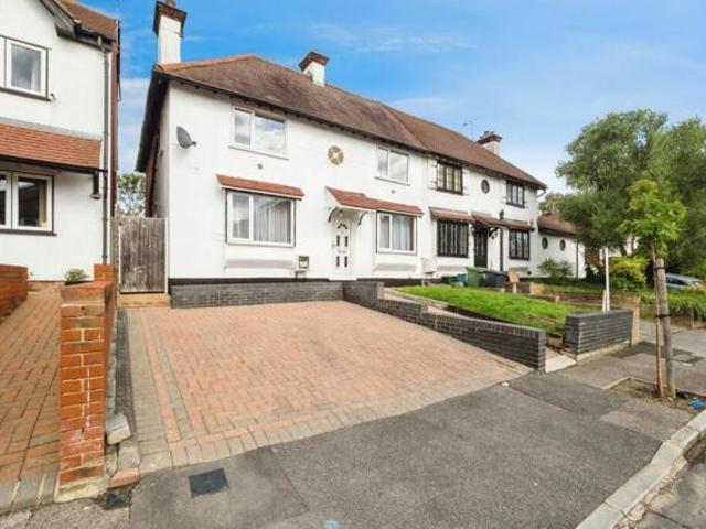 3 Bedroom House Woodford Green Greater London 100579063