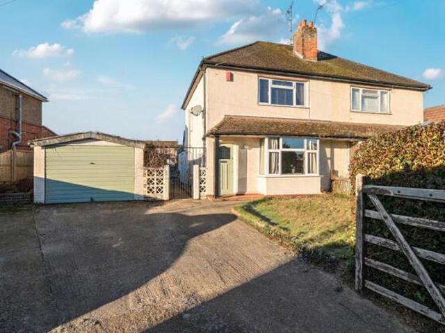 3 Bedroom House Woodley Berkshire 100540672