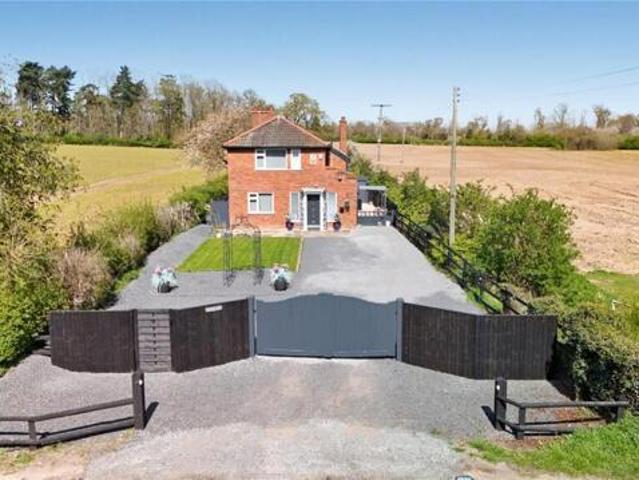 3 Bedroom House Worcester Worcestershire 100132513