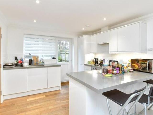 3 Bedroom House Worthing West Sussex 99986302
