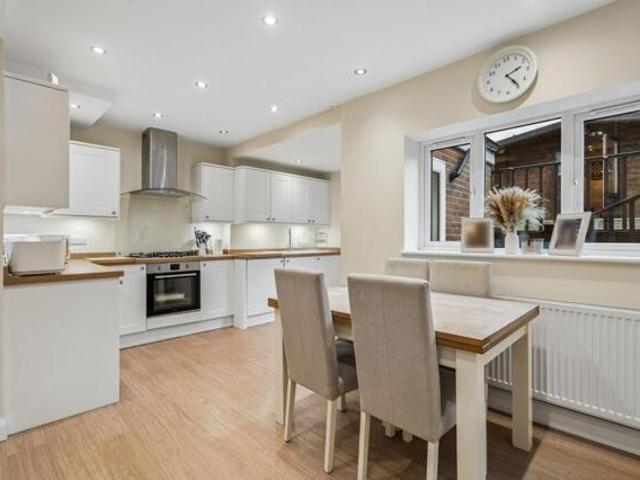 3 Bedroom House Watford Hertfordshire LS100096788