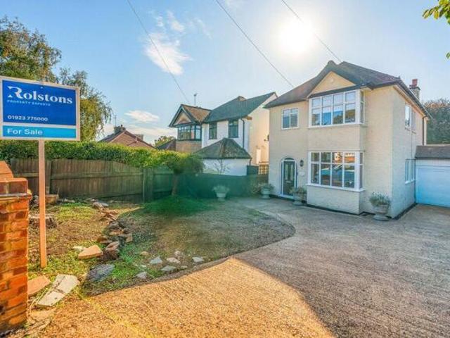 3 Bedroom House Watford Hertfordshire LS100786747