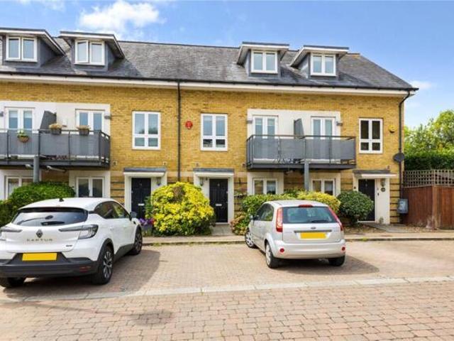 3 Bedroom House Watford Hertfordshire LS99808589