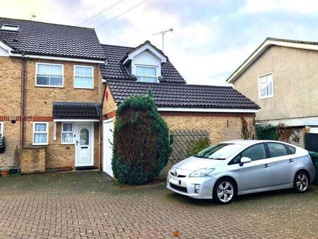3 Bedroom House Watford Hertfordshire 98765792