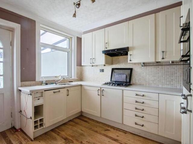 3 Bedroom House Wakefield Wakefield 98262499