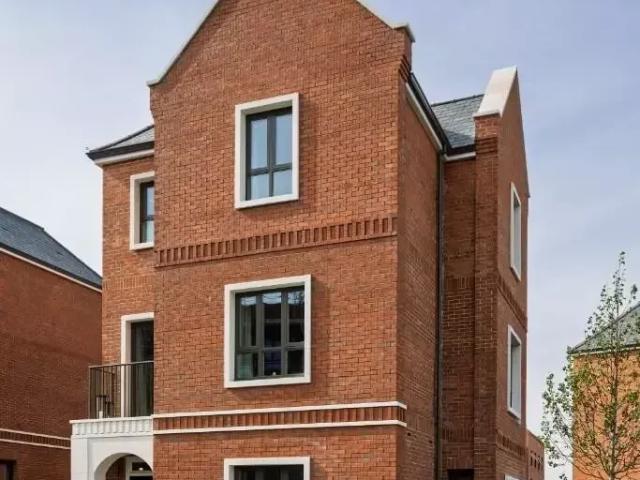 3 Bedroom House Wandsworth London LS102954354