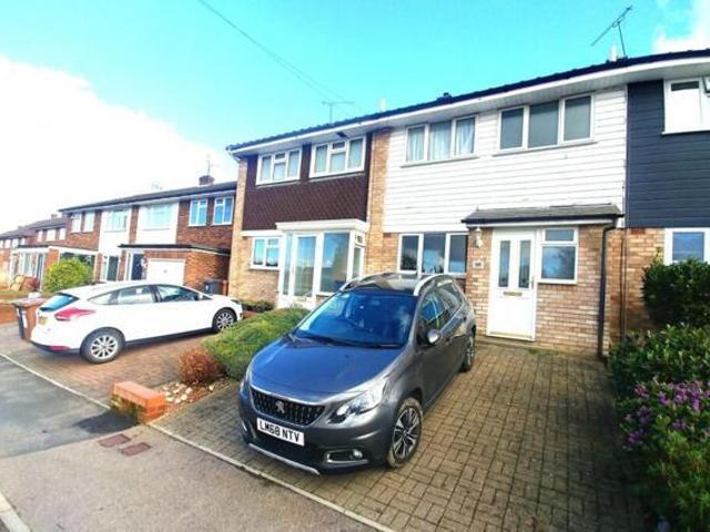 3 Bedroom House Ware Hertfordshire 99237086