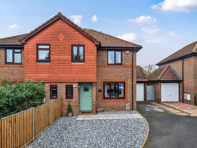 3 Bedroom House Warfield Berkshire LS100733907
