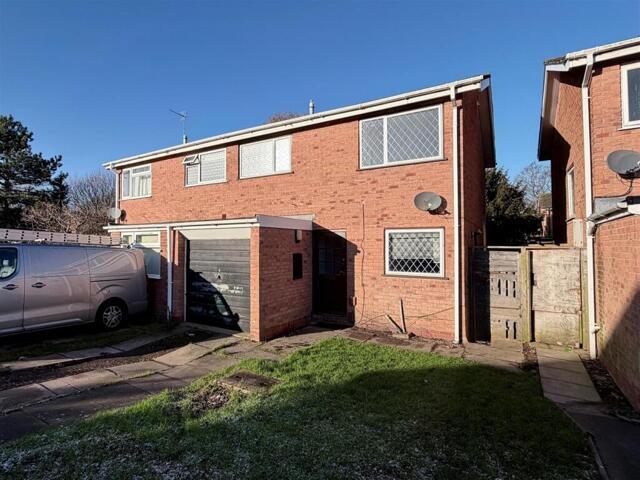 3 Bedroom House Warwick Warwickshire 98545734