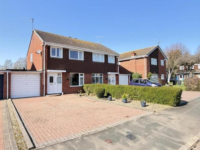 3 Bedroom House Warwick Warwickshire LS100917690