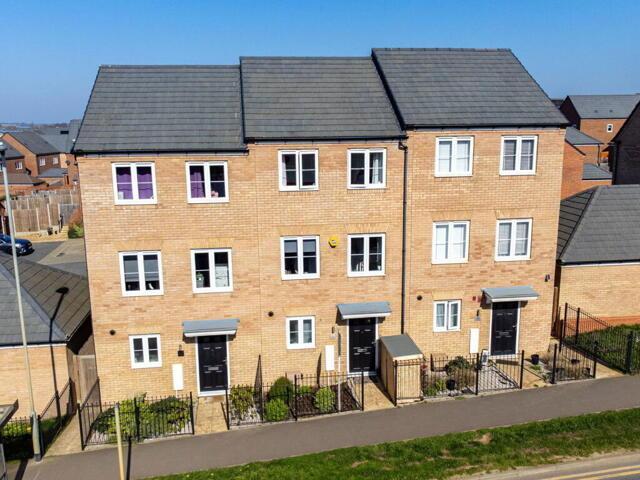 3 Bedroom House Wellingborough Northamptonshire 100398126