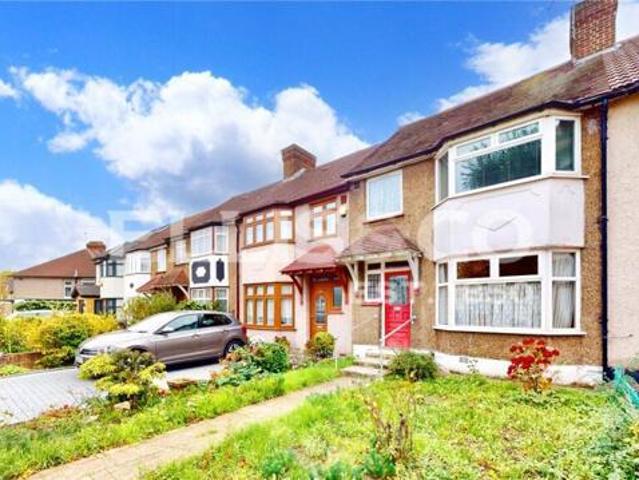 3 Bedroom House Wembley Greater London 98834579