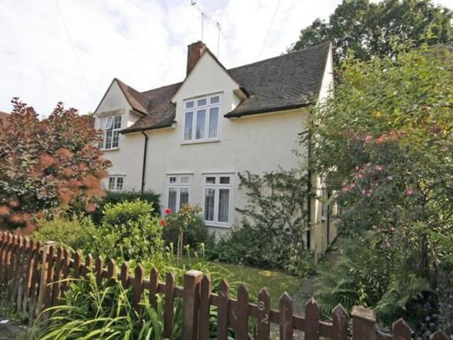 3 Bedroom House West Byfleet Surrey 99736044