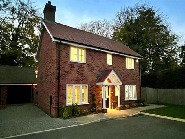 3 Bedroom House West Horsley Surrey 100263247