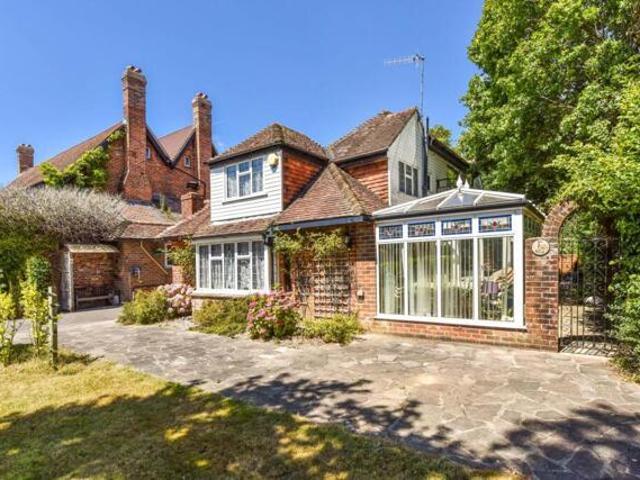 3 Bedroom House West Sussex West Sussex 99840395
