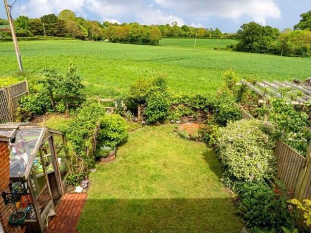 3 Bedroom House West Sussex West Sussex LS101675657