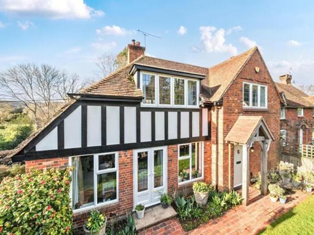 3 Bedroom House Westcott Surrey 101200133