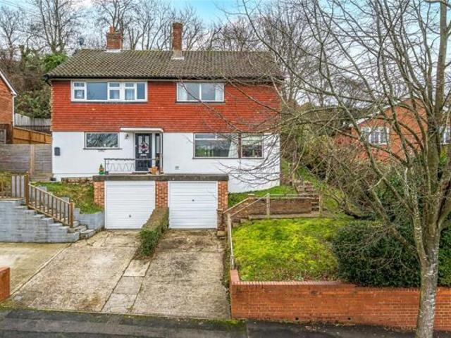 3 Bedroom House Westerham Greater London LS99840371