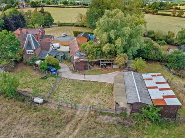 3 Bedroom House Whitbourne Whitbourne LS98612241