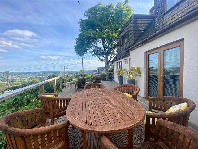 3 Bedroom House Whiteshill Whiteshill 100685081