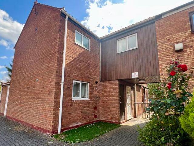 3 bedroom house with garden
