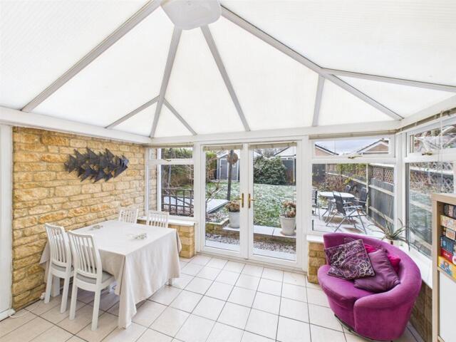 3 Bedroom House Witney Oxfordshire 99642019