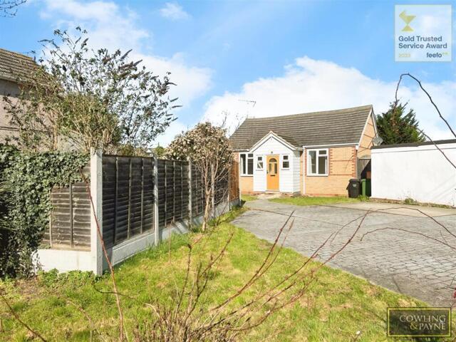 3 Bedroom House Wickford Essex 99833816