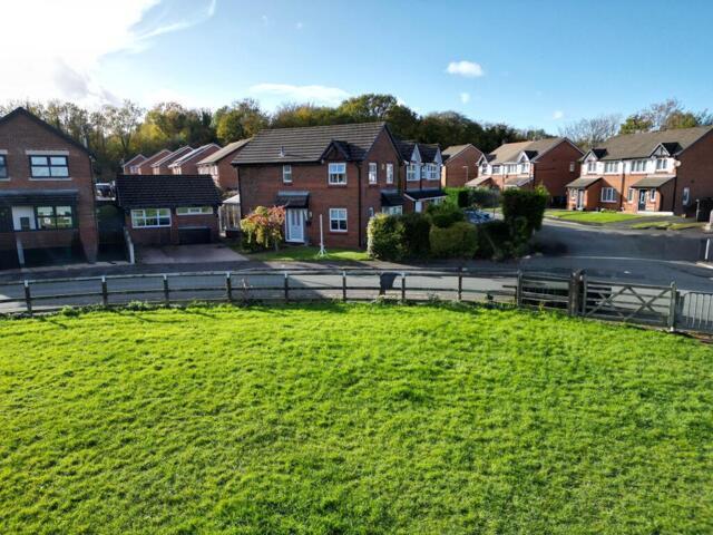 3 Bedroom House Wigan Wigan LS99952376
