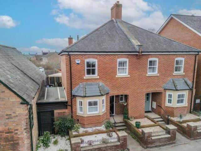 3 Bedroom House Wimborne Dorset LS100132304