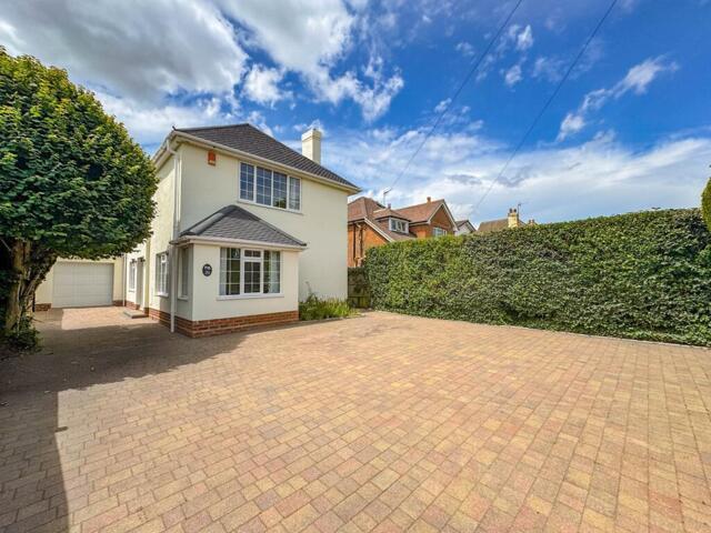 3 Bedroom House Wimborne Dorset 100425985