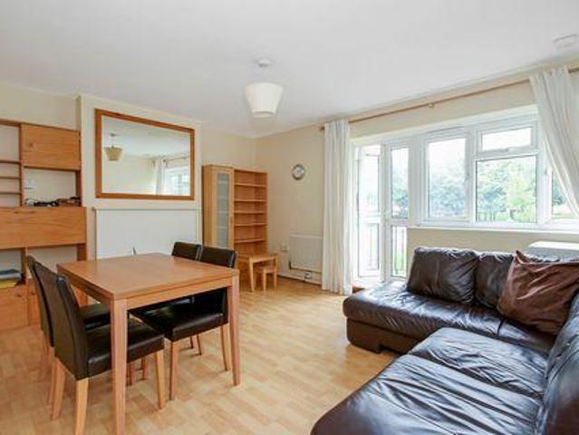 3 Bedroom House Wimbledon England 102474073