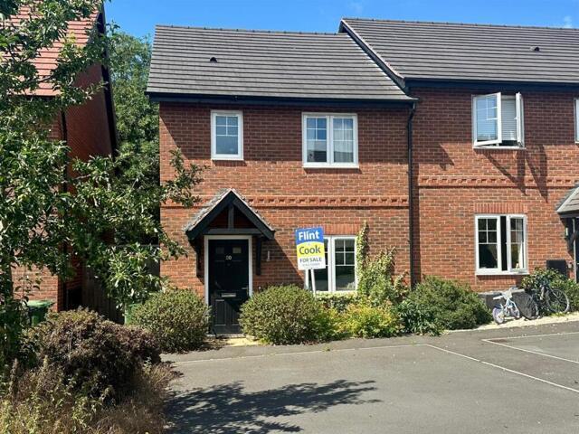3 Bedroom House Wye Kent 98233426