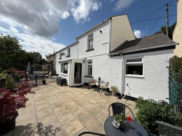 3 Bedroom House Wye Kent LS100578898