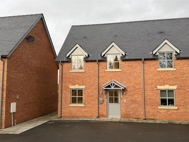 3 Bedroom House Wye Kent LS101379208