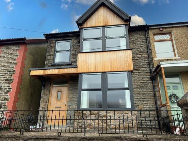 3 Bedroom House Wye Rhondda Cynon Taff 99092563