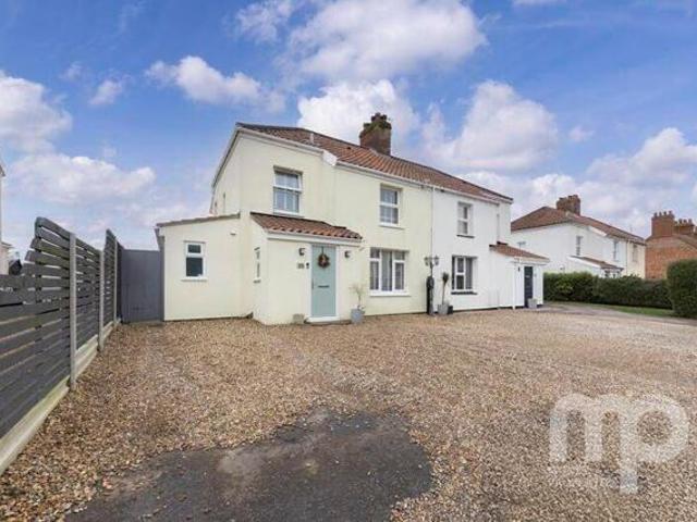 3 Bedroom House Wymondham Norfolk LS100649001
