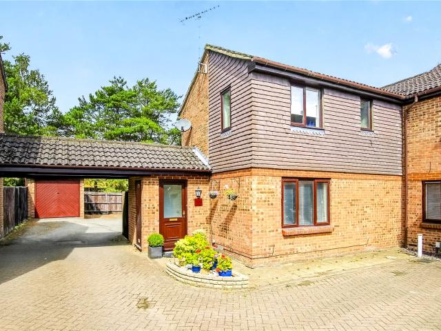 3 bedroom House to let Bruton Way, Bracknell, Berkshire, RG12