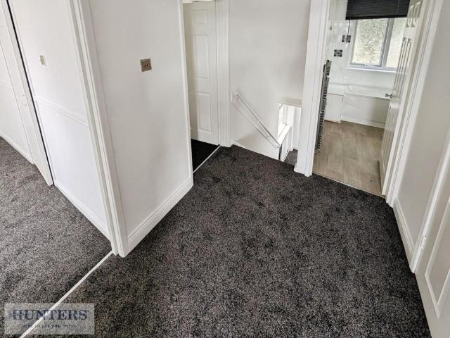 3 bedroom House To Let Total Size: 1131 SQ FT