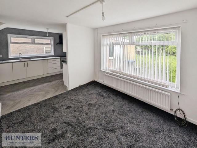 3 bedroom House To Let Total Size: 947 SQ FT