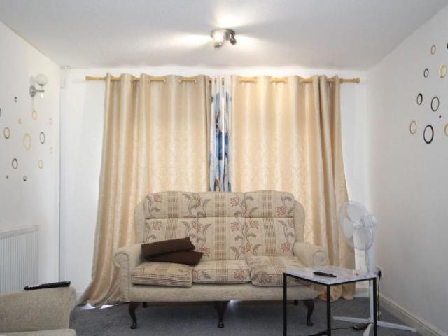 3 bedroom house to rent
