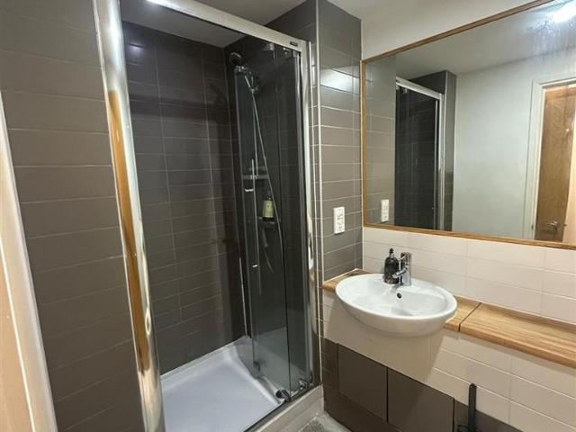 3 bedroom private halls to rent