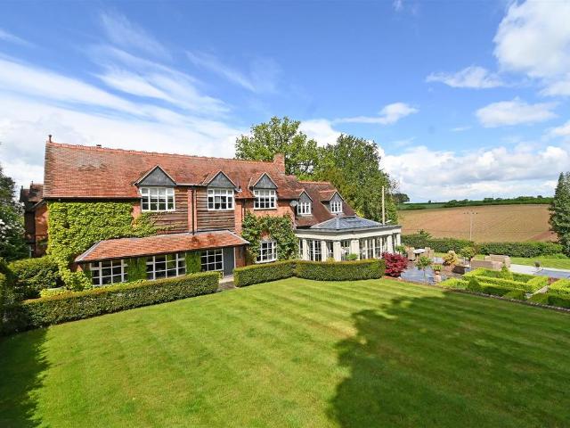 3 bedroom detached house to rent