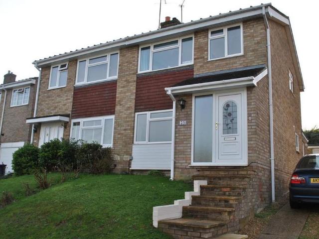 3 bedroom semi detached house to rent
