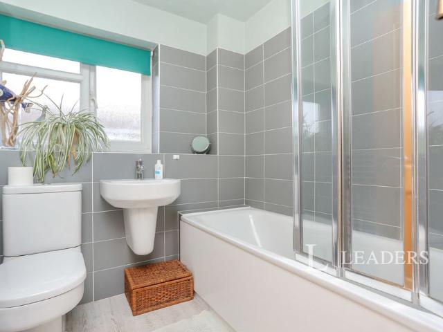 3 bedroom house to rent The Heights, Foxgrove Road, Beckenham, BR3