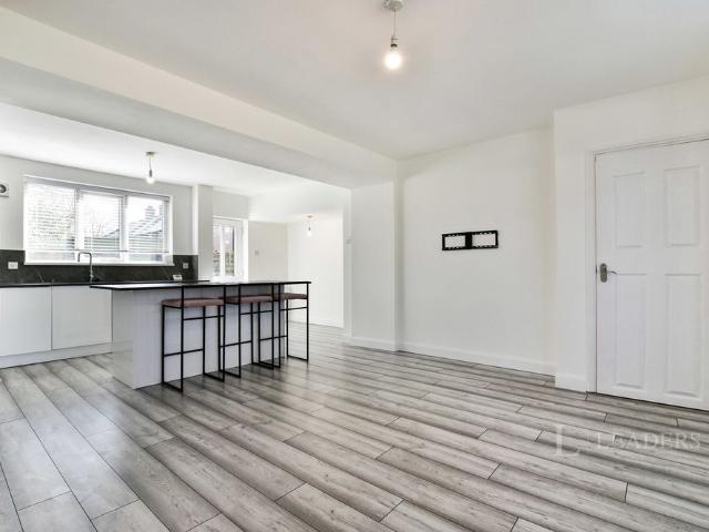 3 bedroom house to rent The Quadrant, Manchester, Greater Manchester, M9