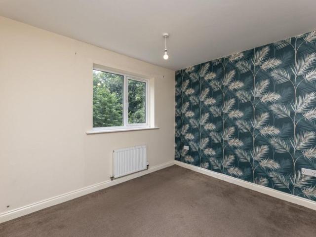 3 bedroom House To Rent Total Size: 840 SQ FT